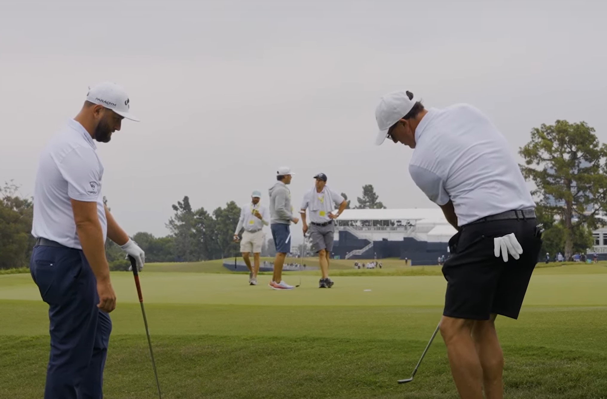 Mickelson Shares w/Rahmbo a Tip to Hit Solid Chip Shots Out of US Open ...